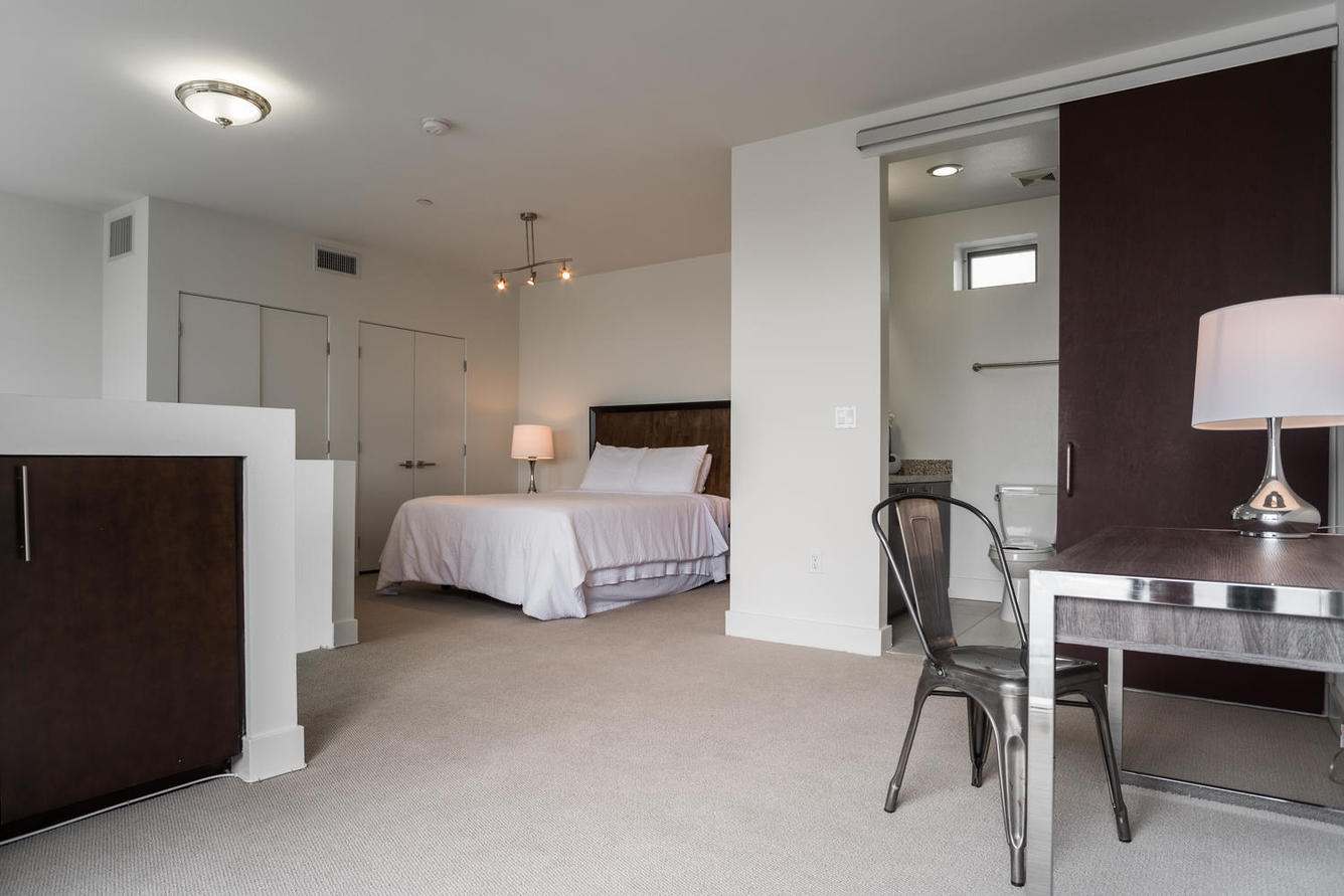 Bixby Santa Monica, CA | Studio & 1 Bedroom Loft Apartments for Rent