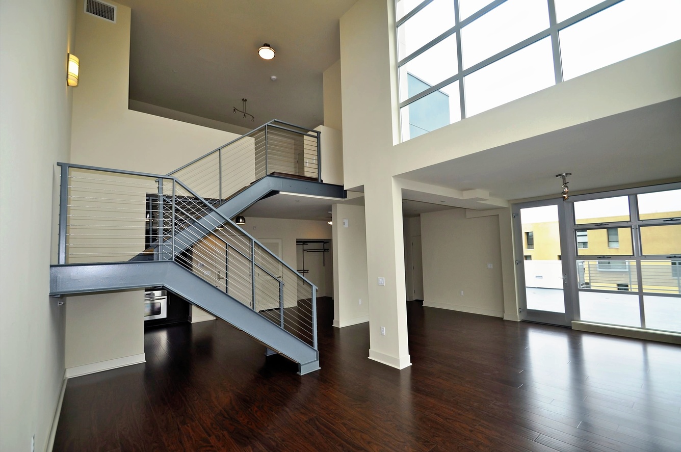 Bixby Santa Monica, CA | Studio & 1 Bedroom Loft Apartments for Rent