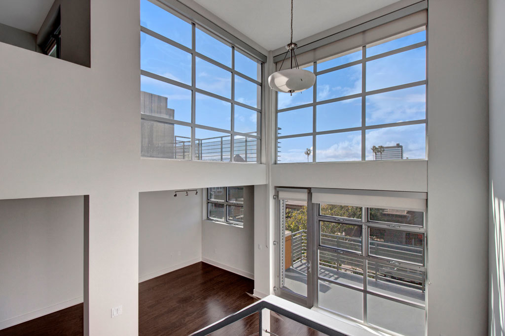 Bixby Santa Monica, CA | Studio & 1 Bedroom Loft Apartments for Rent