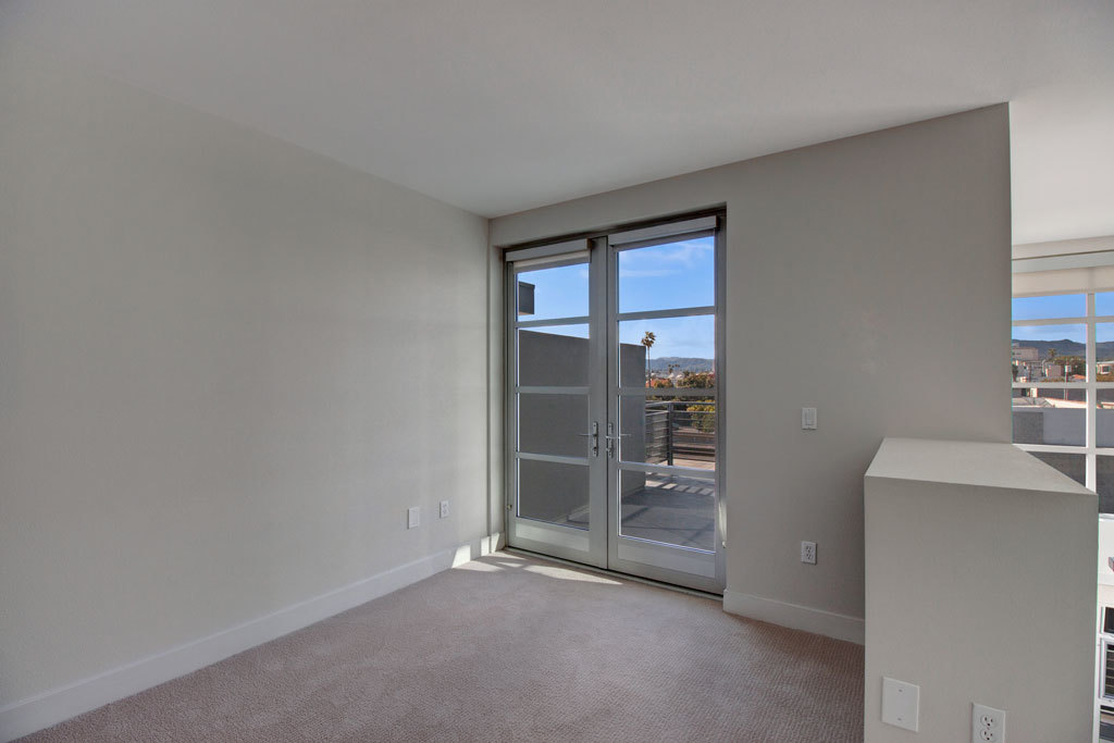 Bixby Santa Monica, CA | Studio & 1 Bedroom Loft Apartments for Rent