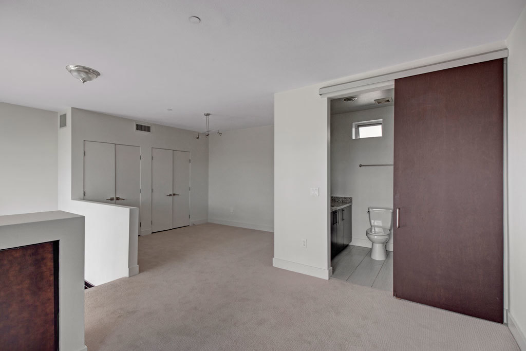 Bixby Santa Monica, CA | Studio & 1 Bedroom Loft Apartments for Rent