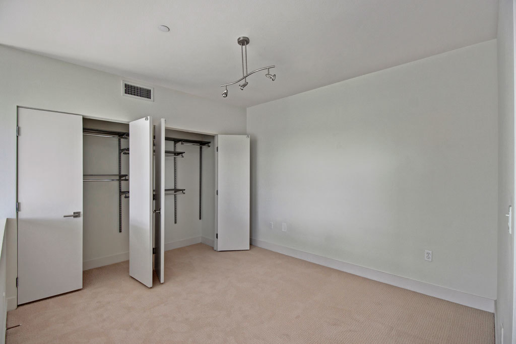 Bixby Santa Monica, CA | Studio & 1 Bedroom Loft Apartments for Rent